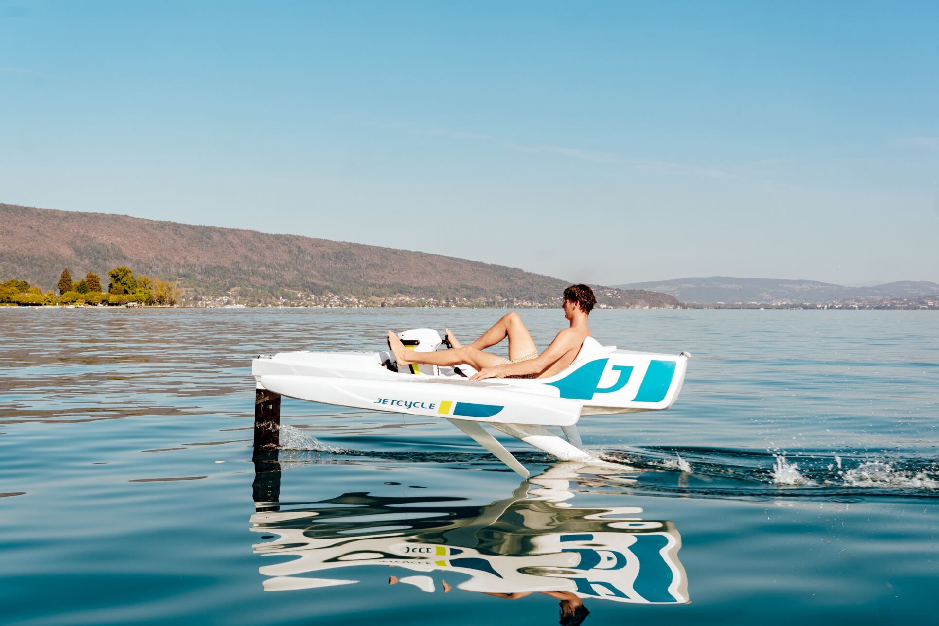 Louez le E-JetCycle sur le lac d'Annecy - Jetcycle